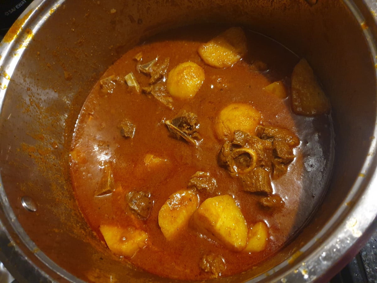 The Original Battered & Deep Fried Mutton Curry Roti – Durban Curry Recipes